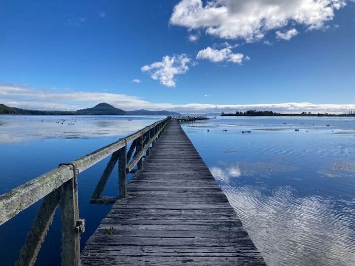 Whare W/geothermal Pool By The Lake-no Cleaningfee - New Zealand