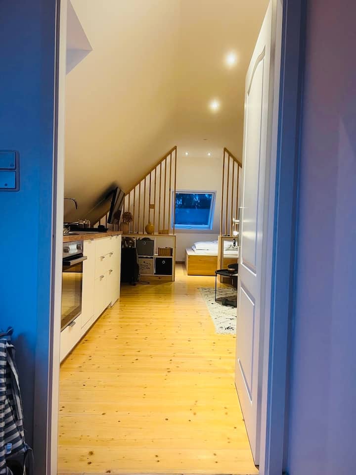 Stilvolle Dg-wohnung Zum Wohlfühlen - Falkensee