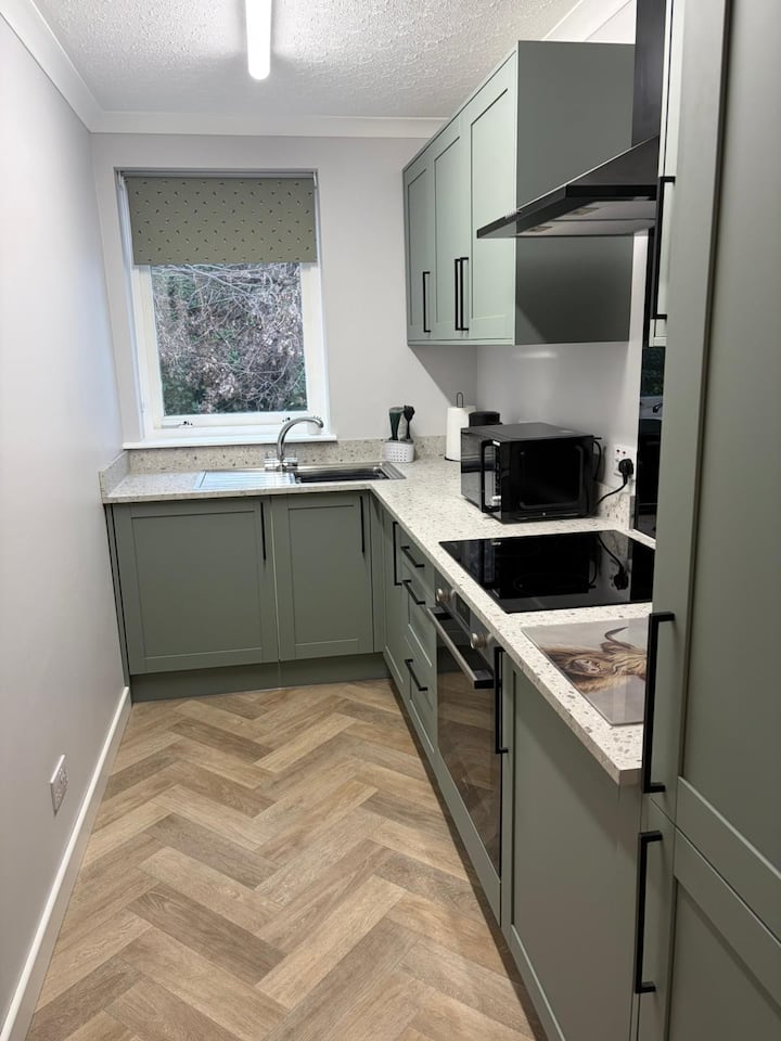 Beautiful 2 Bed In City Centre With Parking - Inverness