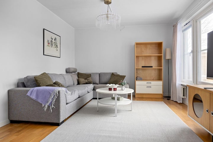 Charmigt Radhus Med Lugnt Läge – Perfekt Bas! - Åby