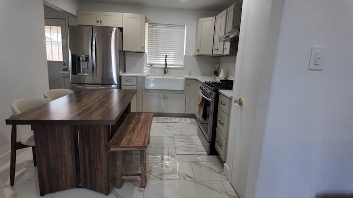 Hampton Street Central Location - Tucson, AZ