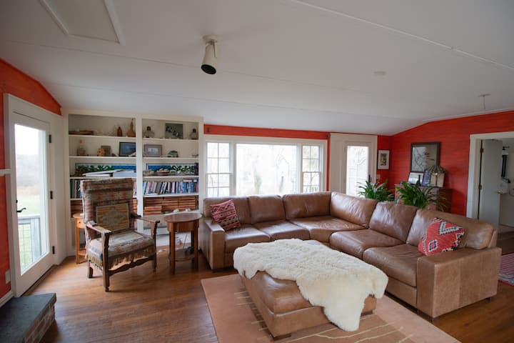 Elysium Cottage | 4 Br, 2 Ba | Pond Access & Kayak - New Shoreham, RI