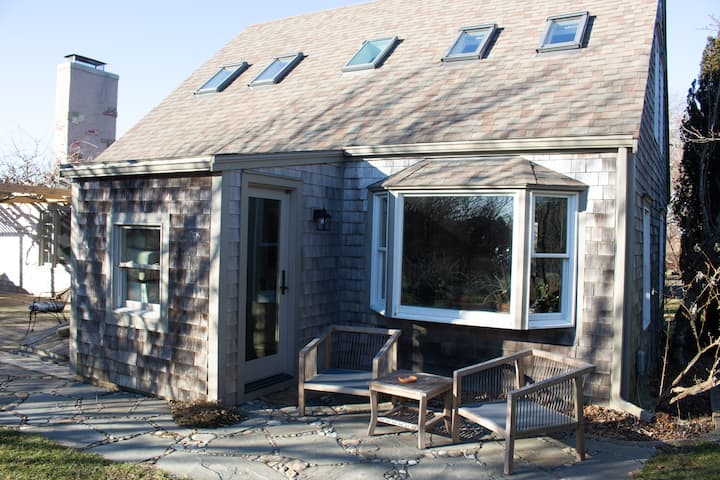 Elysium Cottage | 4 Br, 2 Ba | Sauna | Pond Access - 블럭 섬