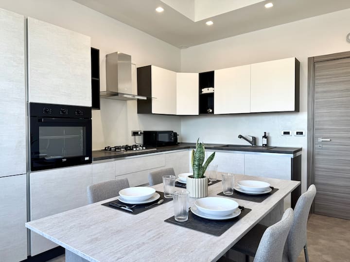 Cuneo Centro-moderno Bilocale Con Vista Panoramica - Cuneo