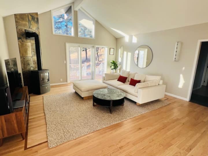 Crestview Retreat - Lyons, CO