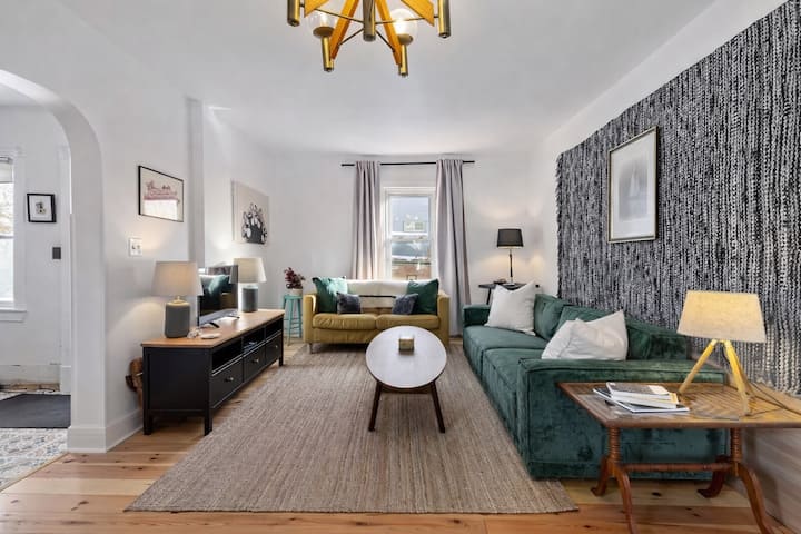 The Wondering Fox - In The Heart Of Lunenburg - Lunenburg