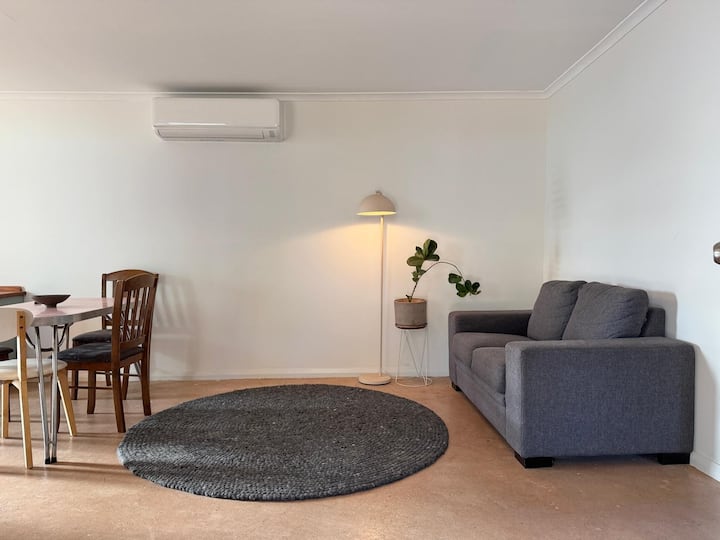 Comfortable East Side Retreat - Self-contained 1br - Alice Springs