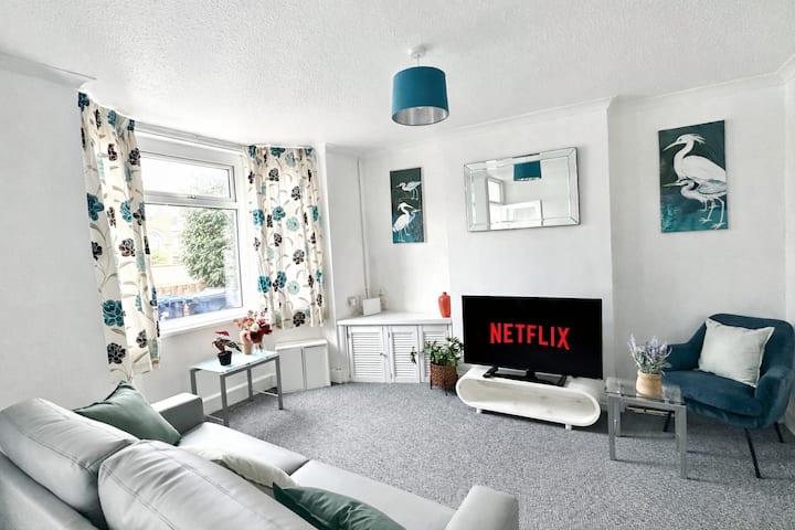 Oxford Contractor Stay | Sleeps 8 | 3 Bedrooms+ - Oxford