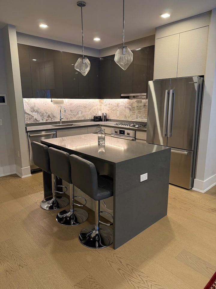 Modern, Cozy 1-bed 1-bath Luxury Stay - The Hub - Bronx NY