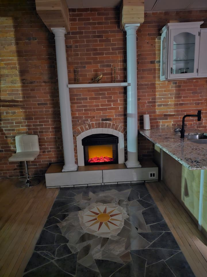 Stylish Riverview Loft Downtown Sarnia. - Port Huron, MI