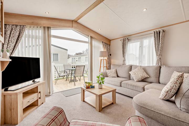 Vivian Lodge 2 Bedroom New Forest Holiday Home - Brockenhurst
