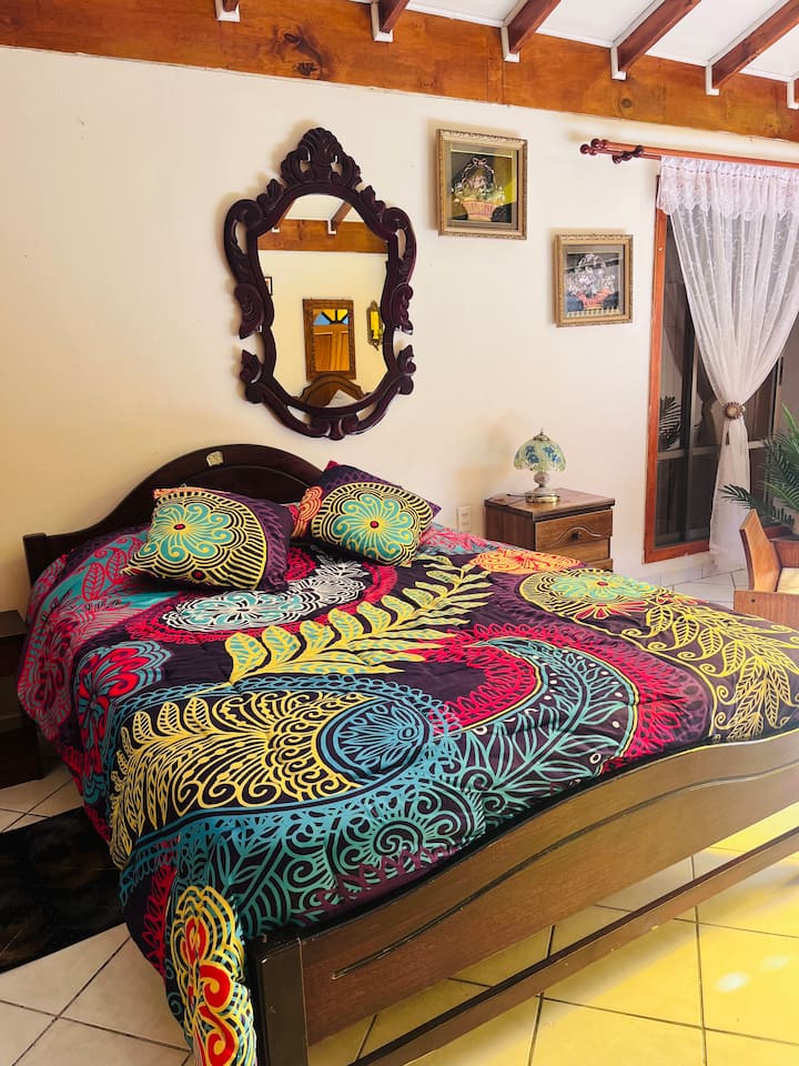 Ubicada Central En Caldera, Cómoda Y Confortable. - Caldera