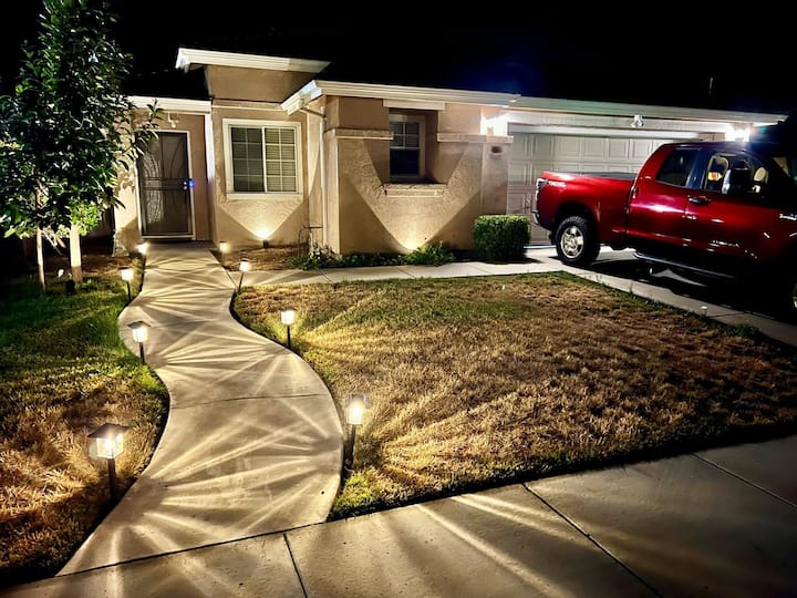 Fully Furnished Home. Move In Ready! - Modesto, CA