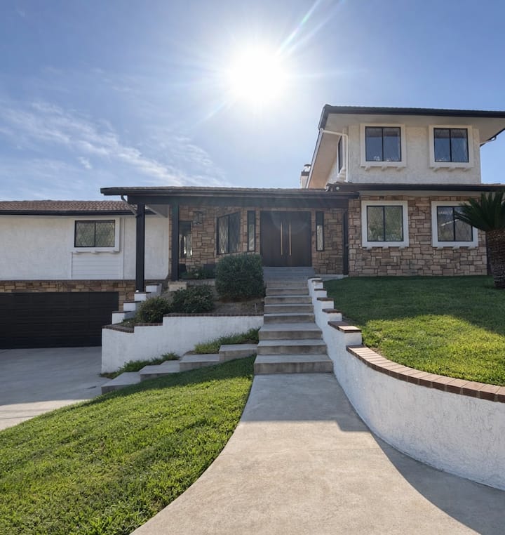 Stunning Hillside Home W/ Pool, Spa & View - Loma Linda, CA