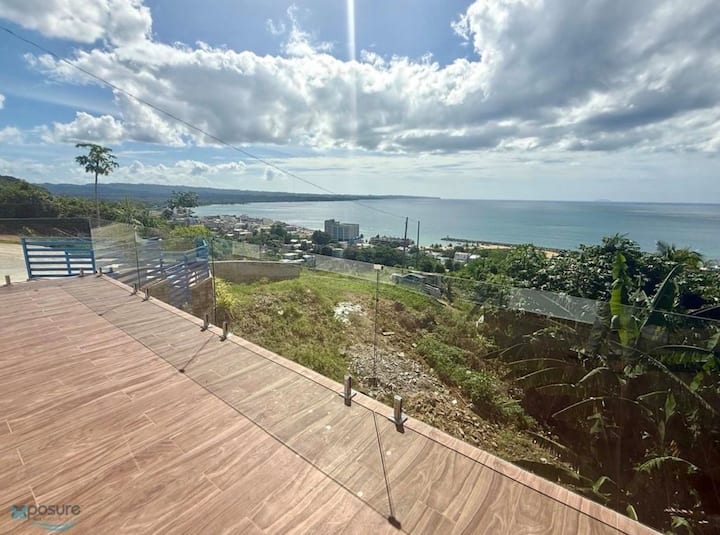 Cliffside Retreat, Ocean Views Near Beach & Clubs - Aguadilla