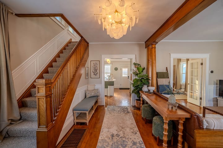 Comfortable, Cozy, & Charming - Downtown Appleton - Appleton, WI