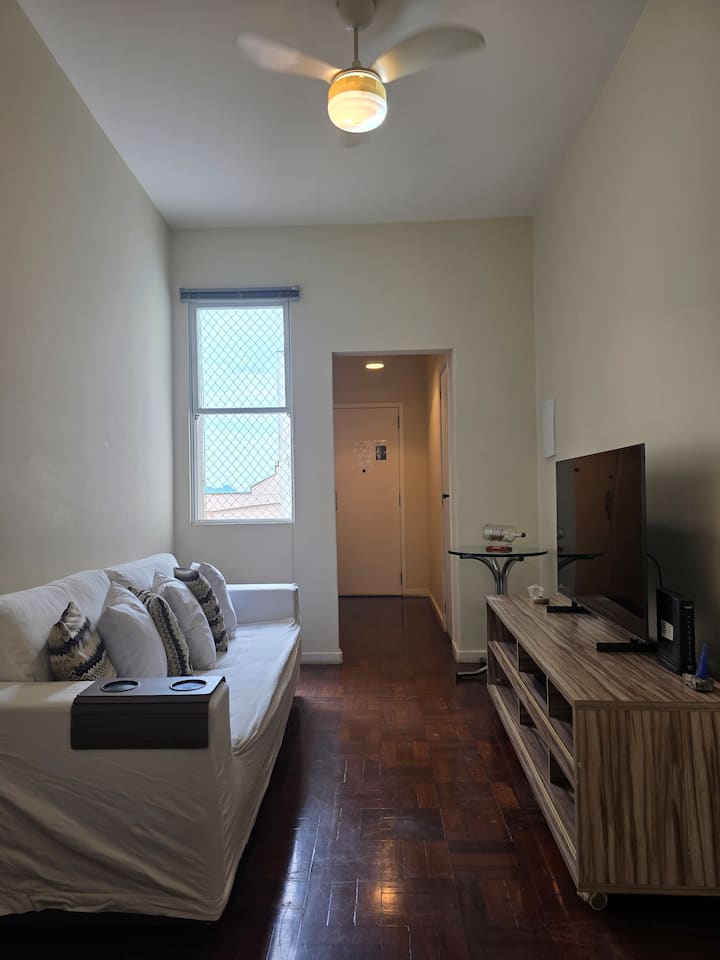 3 Quartos Na Av. Atlântica, Frente à Praia, 102m² - Ipanema