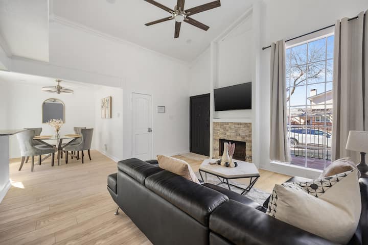 Carrollton Modern Cozy House - 캐럴턴