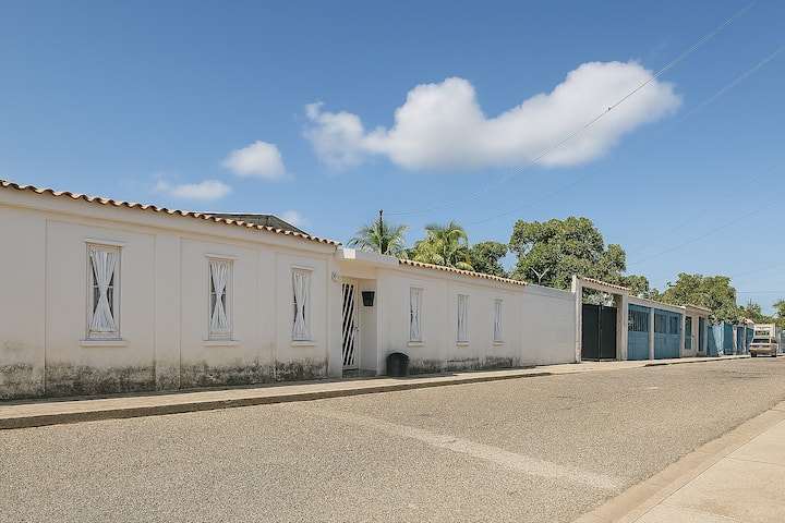 Amplia Y Hermosa Casa - Venezuela