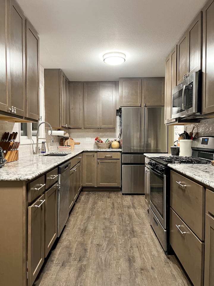 Riverview Retreat - Great Falls, MT