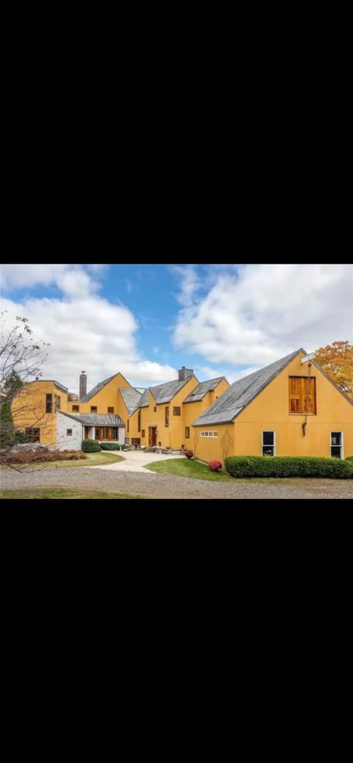 Private Estate New Milford Luxury Retreat 66 Acre - Bridgewater, CT