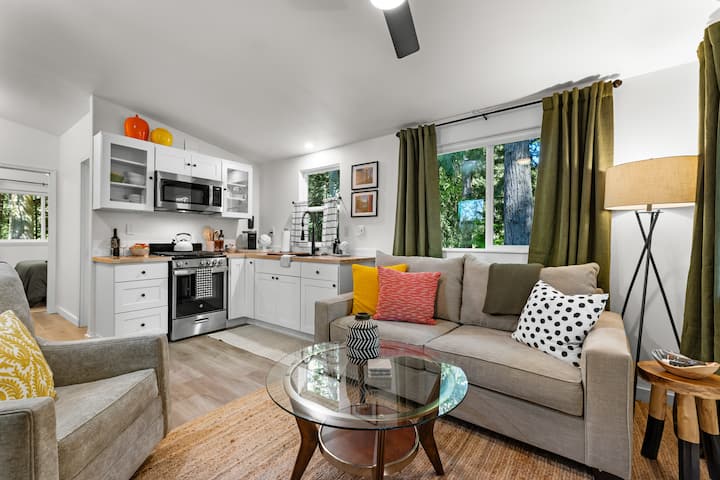 A Very Big Tiny House Along A Beautiful Creek - Sequim, WA