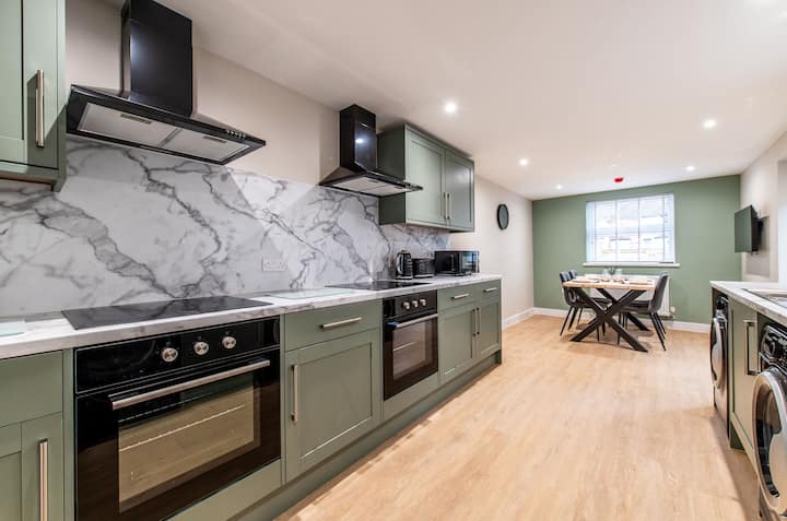 6 Bed All Ensuite Group Dream, Contractors & Nhs - Gillingham