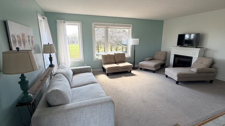 The Elora Farmhouse - Fergus