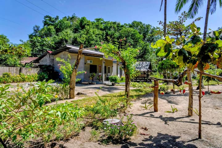 Hidden Shore Deluxe Villa Is An Affordable Option - Sipalay