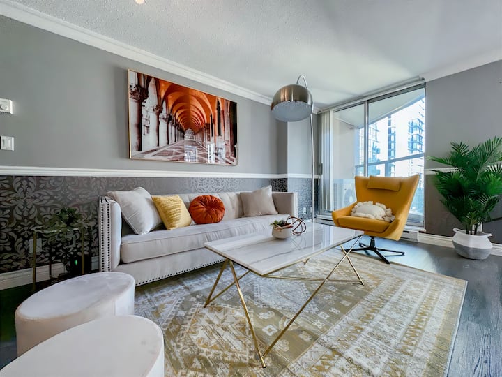 Urban Oasis: 2br2ba In The Heart Of Coal Harbour - Vancouver