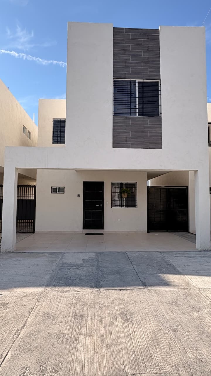 Casa A 3 Min Centro Apodaca Y Aeropuerto 8 Min - Ciudad Apodaca