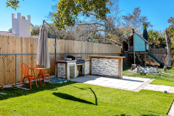 New! Coastal Home W/ev Charger/fenced Yard - Holiday, FL