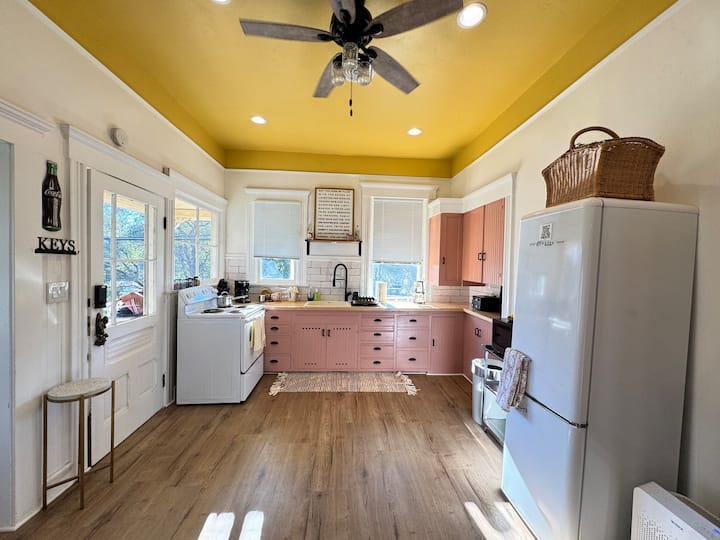 Luxury Boutique Flat In Historic Auburn - Auburn, CA