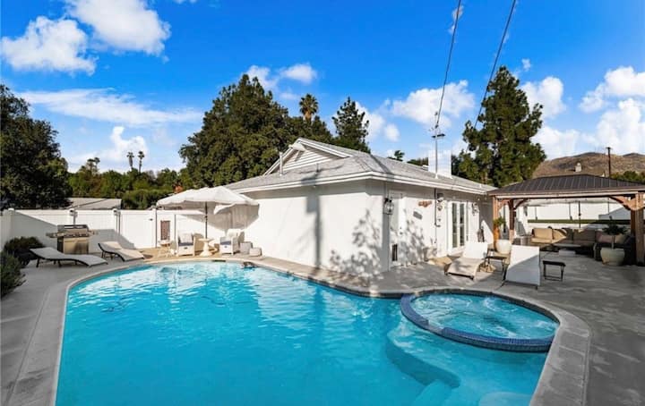 Beautiful Pool & Spa Home Near Ucr Canyons Crest - Riverside, CA