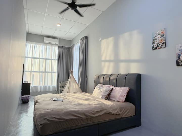 King Bedroom 2pax Near Water Park - Penaga