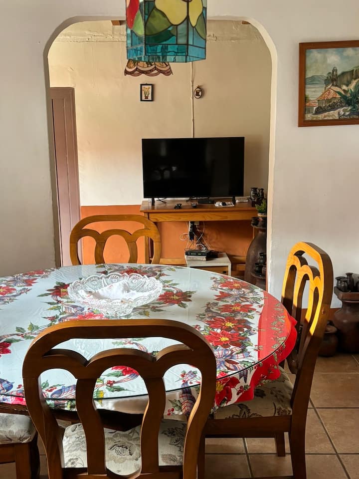 Muy Céntrica, Grande, Cómoda, Colonial - Uruapan