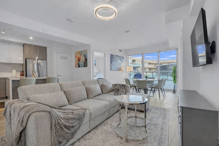 Executive 3br Luxe Condo Suite @ Friday Harbour - Innisfil