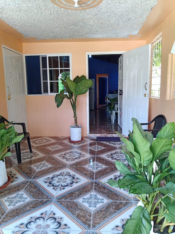 Reggae Falls Cottage - Jamaica