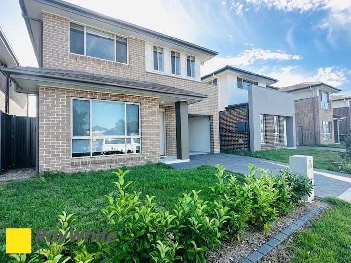 Relaxing 5br House, 3 Bathrooms, Garden W/bbq - Saint Marys, Australia