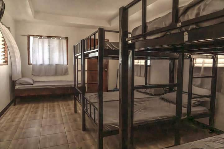 Hidden Shores Deluxe Room - Sipalay