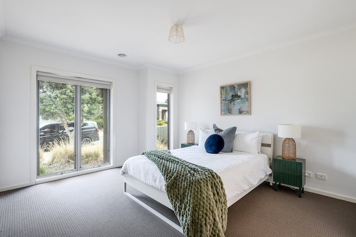 Coastal Escape | Sun, Salt & Serenity - Point Lonsdale