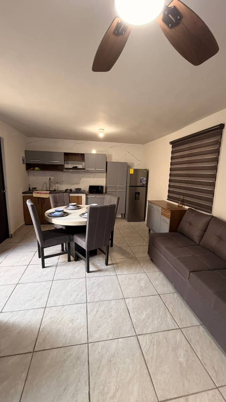 Depa 2 | Amplio Y Cómodo | King + Matr - Ramos Arizpe