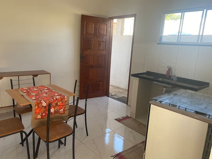 Kitnet Confortável Para Duas Pessoas. - Cabo Frio