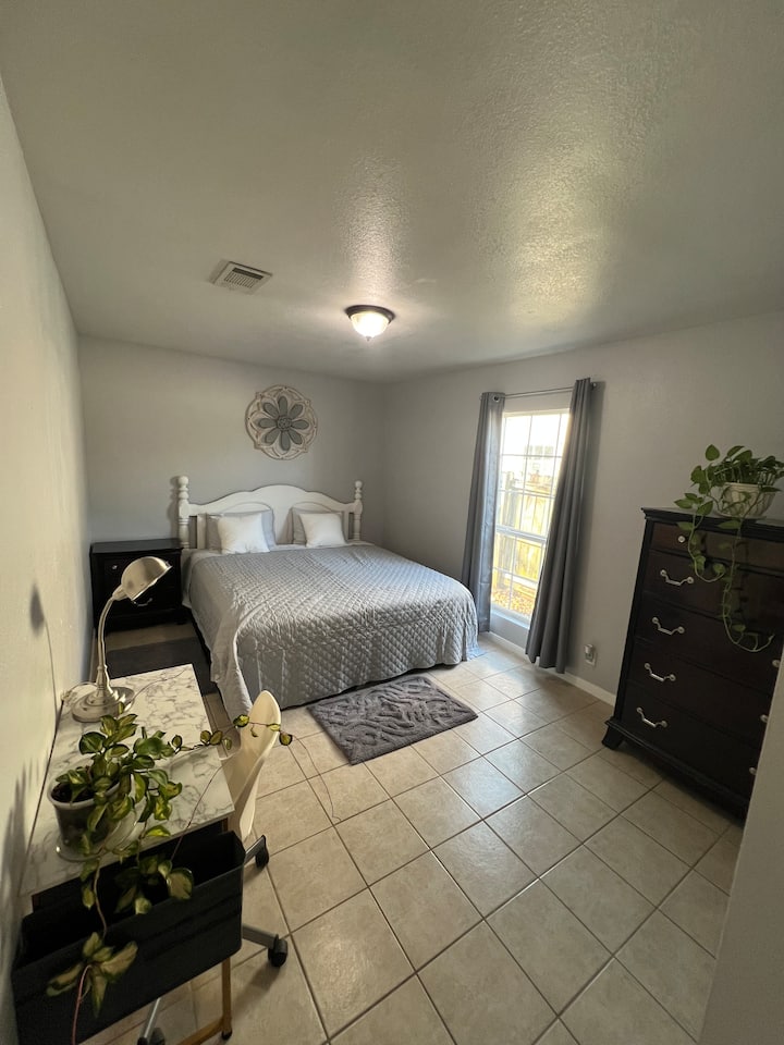 Cozy Guest Suite With Private Entrance. - Pasadena, TX