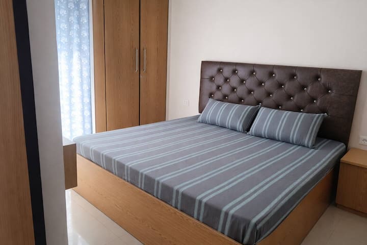 Serene 1bhk With Panoramic Views & Natural Light - Gwalior