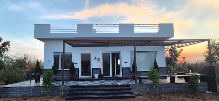 Farm House With Newly Constructed 2bhk Villa - Behror
