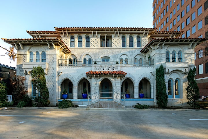 Palosanto-2bd/walkableuptown/designercozy/lalaland - Victory Park - Dallas