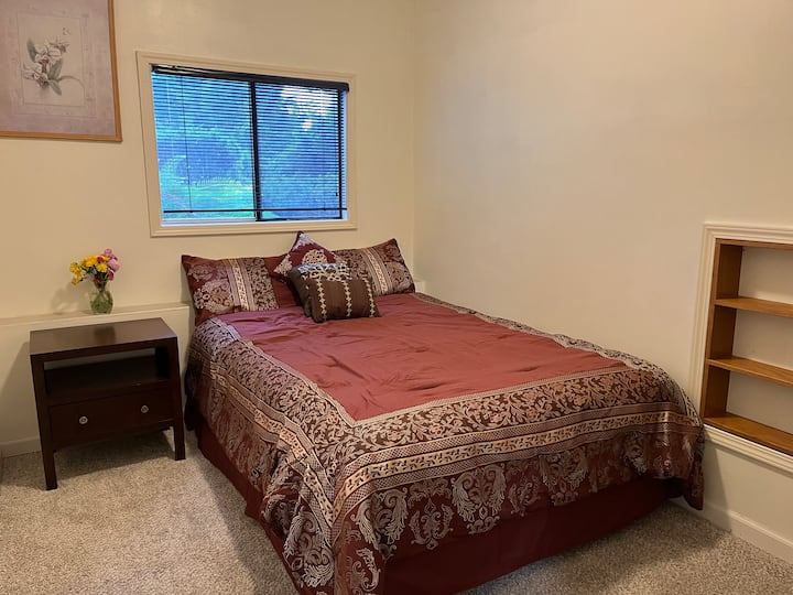 Sunshine Relaxing Apartment In Twin Lakes - Federal Way, WA