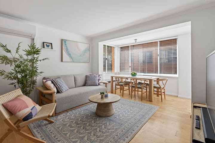 Dee Why Beachside 2br With Ac | 3min Walk To Beach - Collaroy