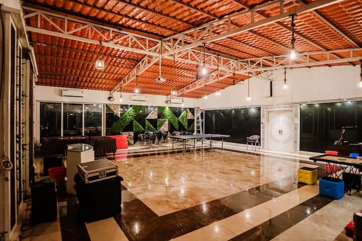 Retreat W/ Pvt Pool, Garden, & Gazebo - Lonavla